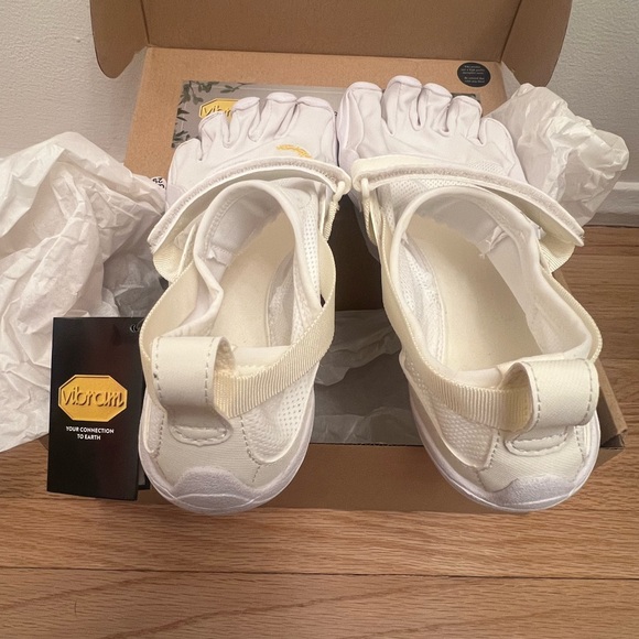 Vibram | Shoes | New In Box Vibram Mens Ksom Vintage Running Shoe White ...
